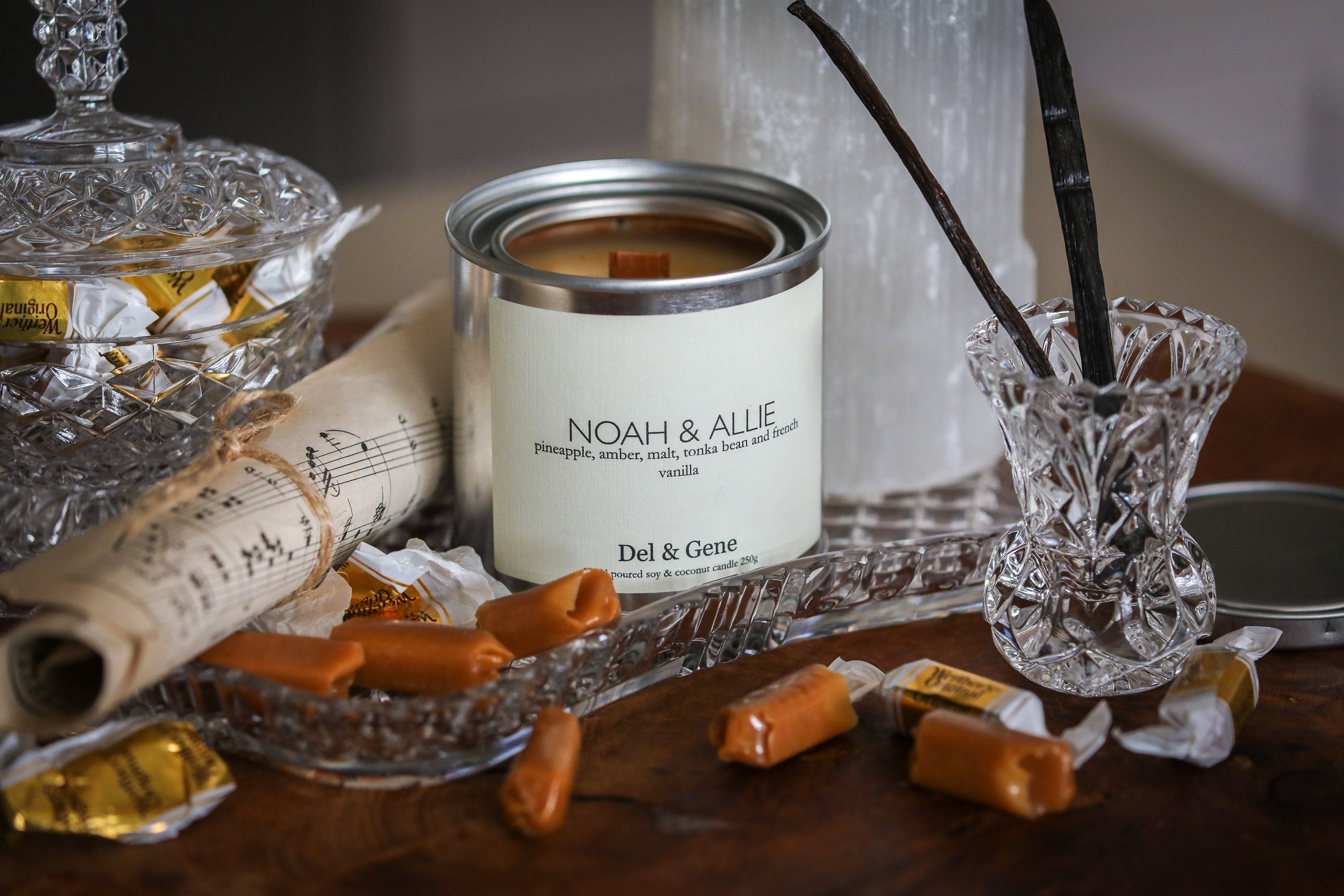 Feminine Scent – Del & Gene